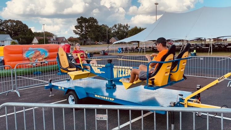 Wizzer Four Seat Spin • Deborah's Party Rentals